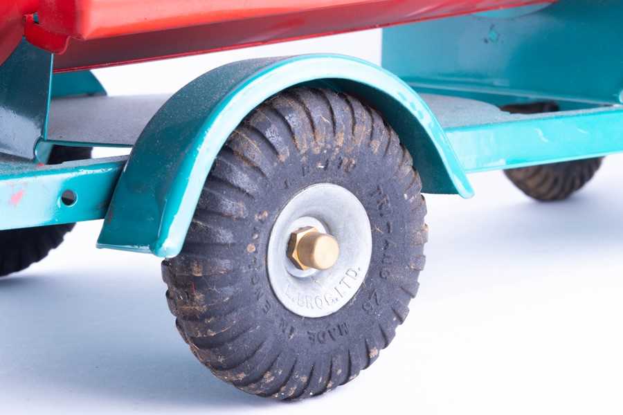 Lot 188 - A large Tri-ang No. 204 Shell Tank Lorry in