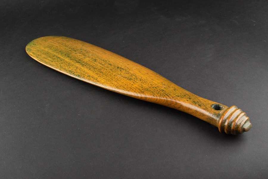 Lot 120 - A 19th century stained wood Maori Patu Paroa