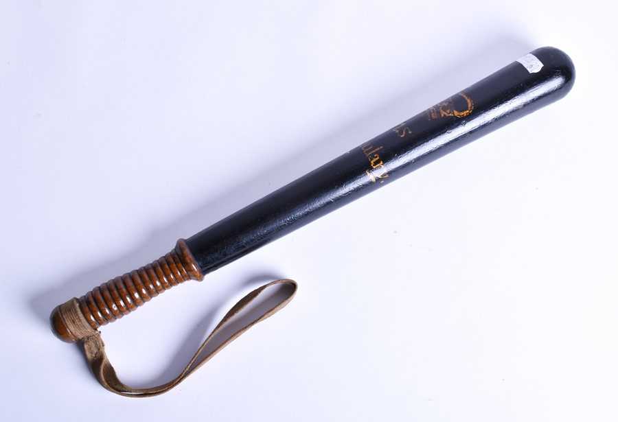 Lot 249 - A collection of five Victorian truncheons