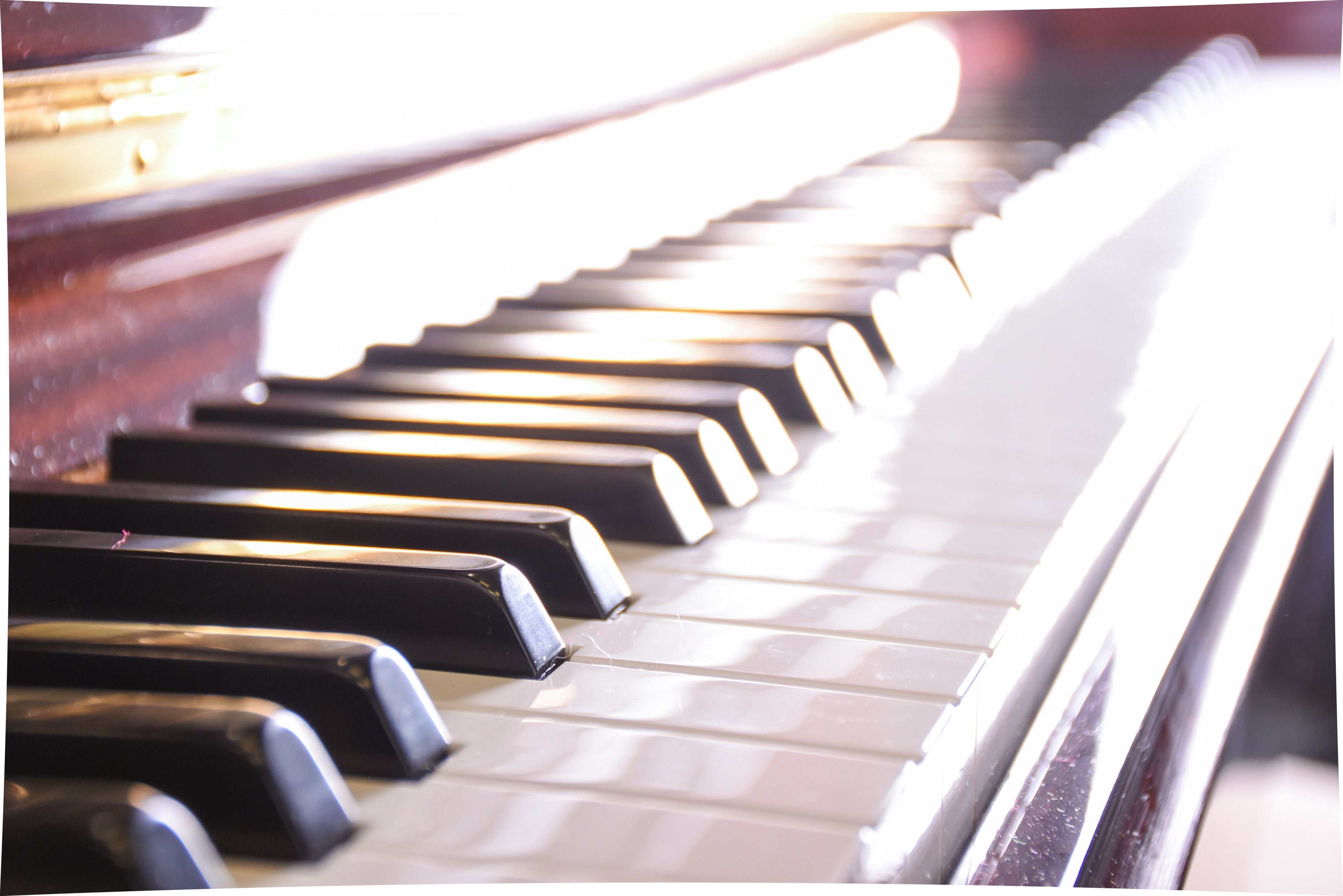 Lot 173 - A Yamaha upright piano with high gloss