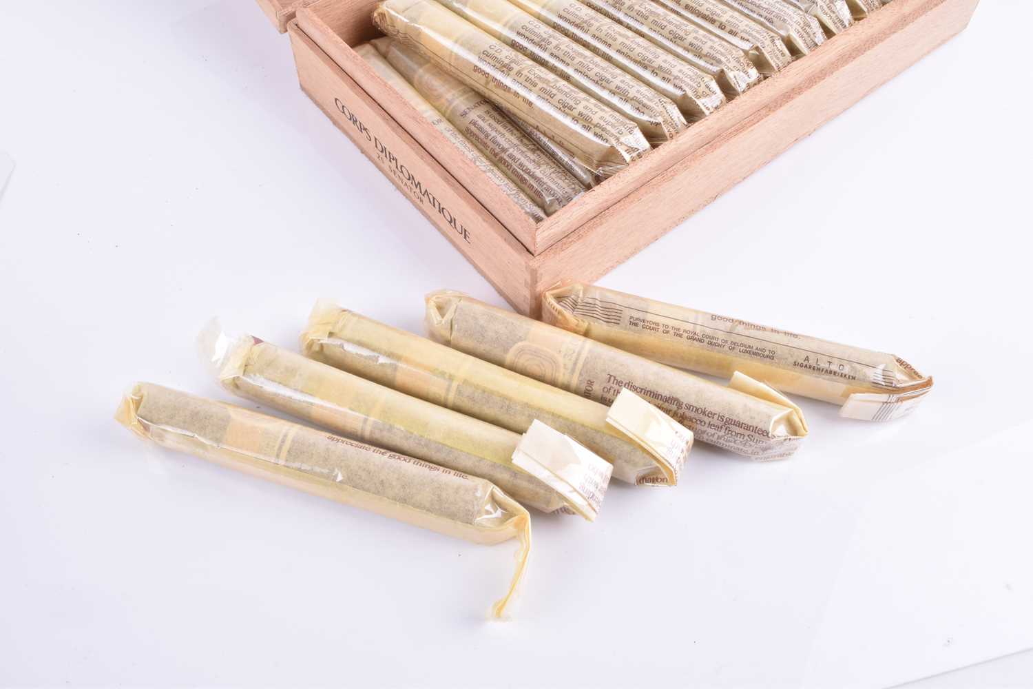 Lot 481 - A box of Corps Diplomatique 25 Senator