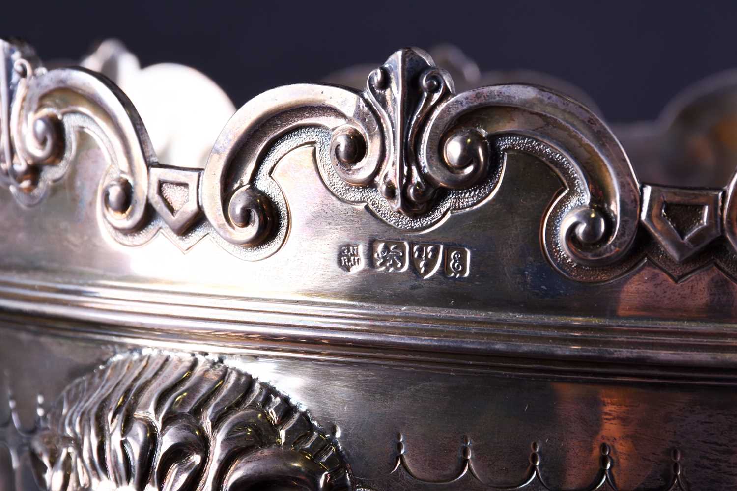 Lot 488 - An Edwardian large silver Monteith, George