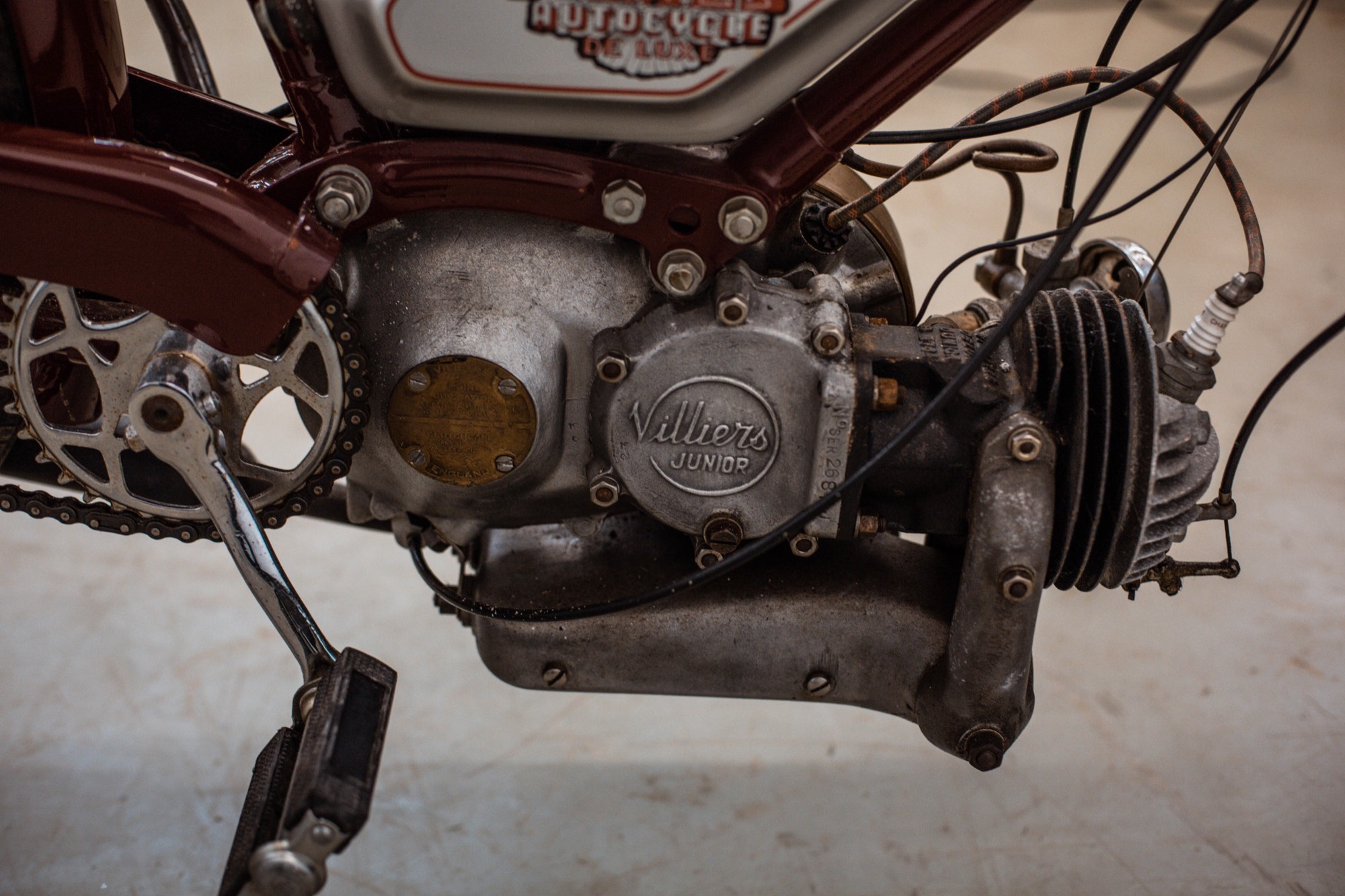 Lot 6 - A 1948 James Autocycle De Luxe, 98cc,