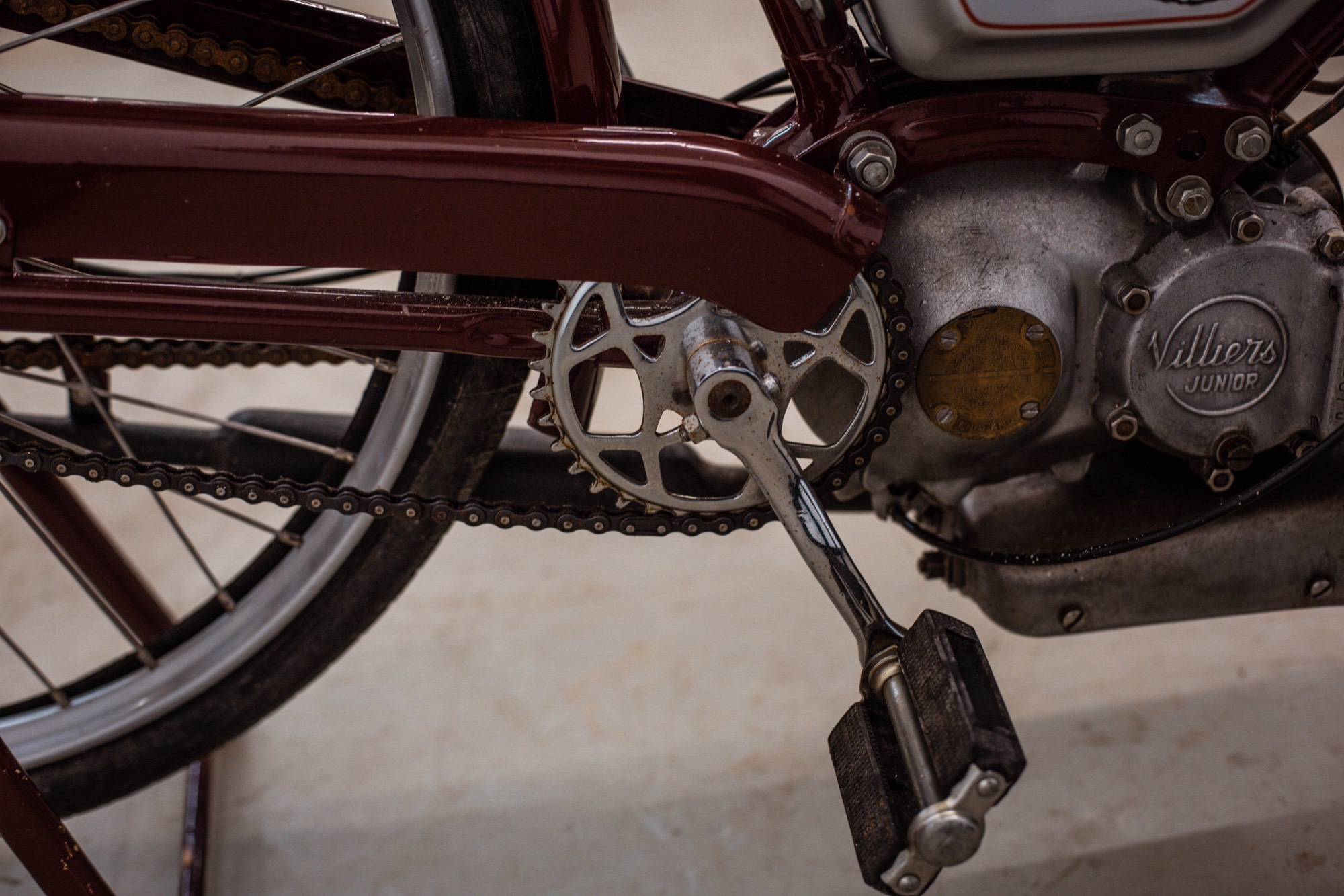 Lot 6 - A 1948 James Autocycle De Luxe, 98cc,