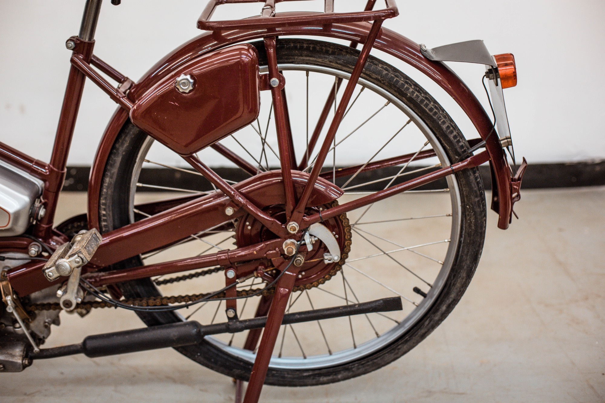Lot 6 - A 1948 James Autocycle De Luxe, 98cc,
