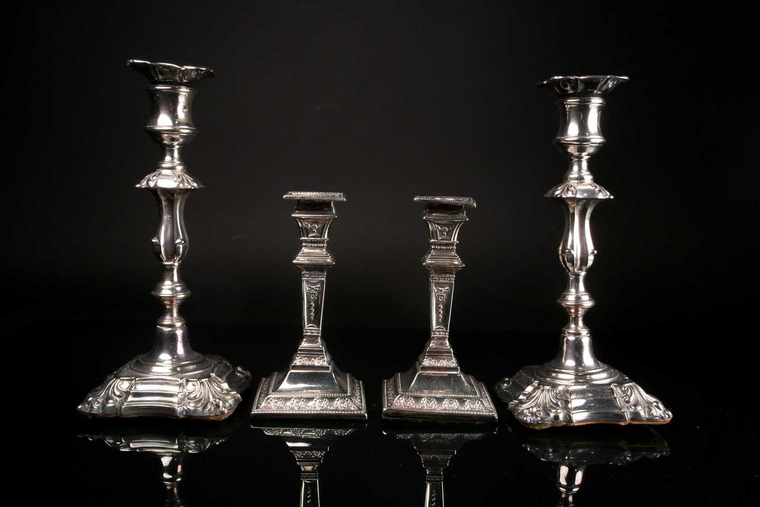 Lot 485 - A pair of Edwardian classical revival silver