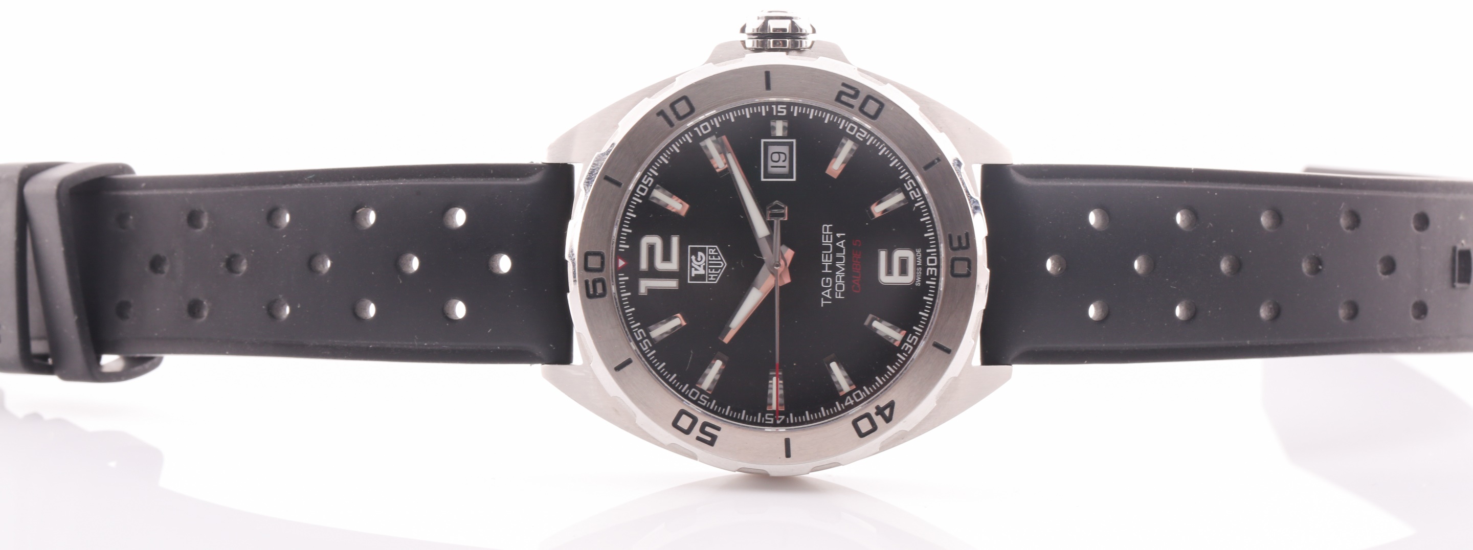 Lot 383 - A Tag Heuer Formula 1 Calibre 5 automatic