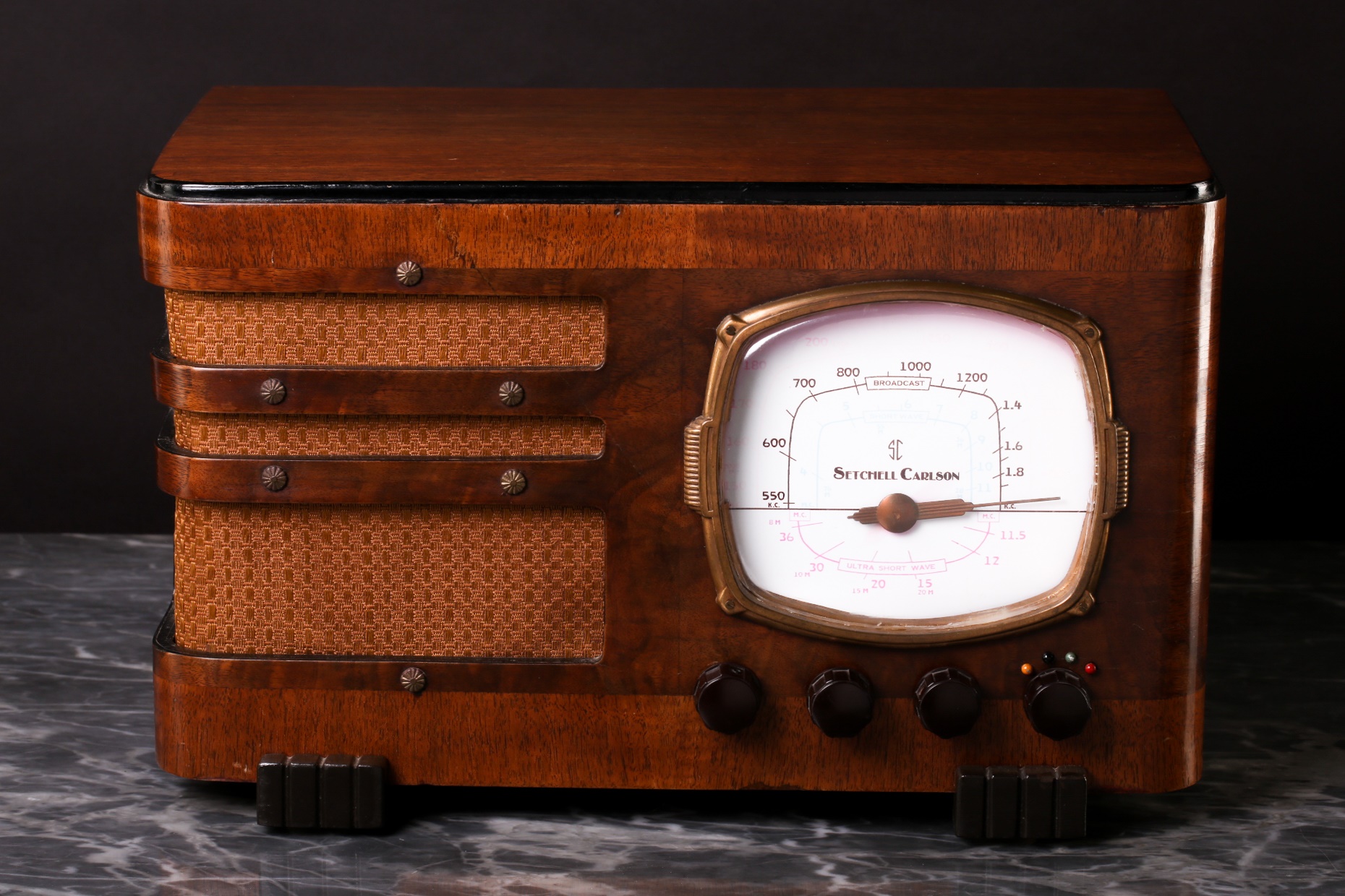 Lot 278 - A Setchell Carlson vintage valve radio,