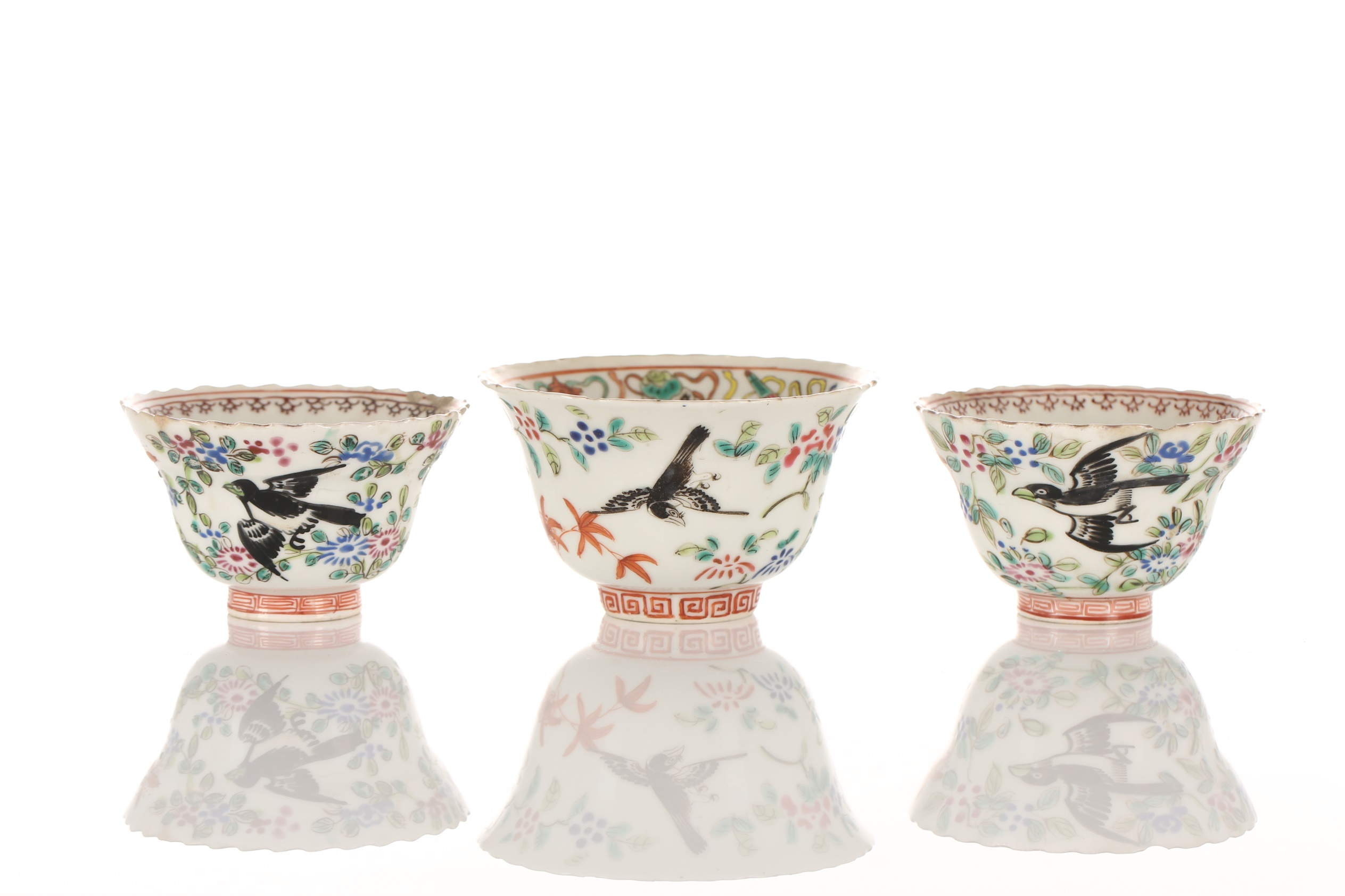 Lot 192 - A Pair of Chinese famille rose Magpie tea