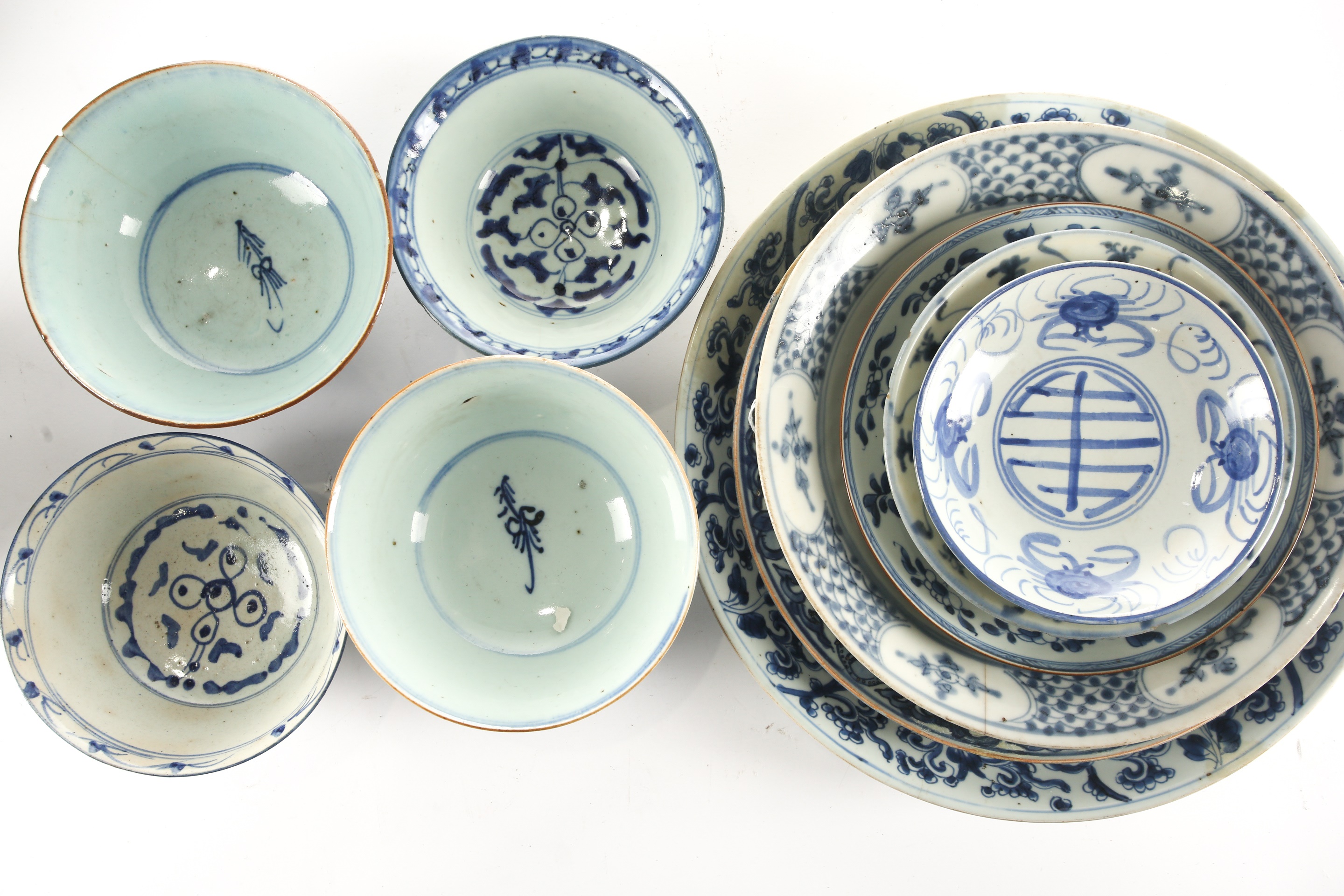 Lot 145 - A collection of Chinese Swatow porcelain,