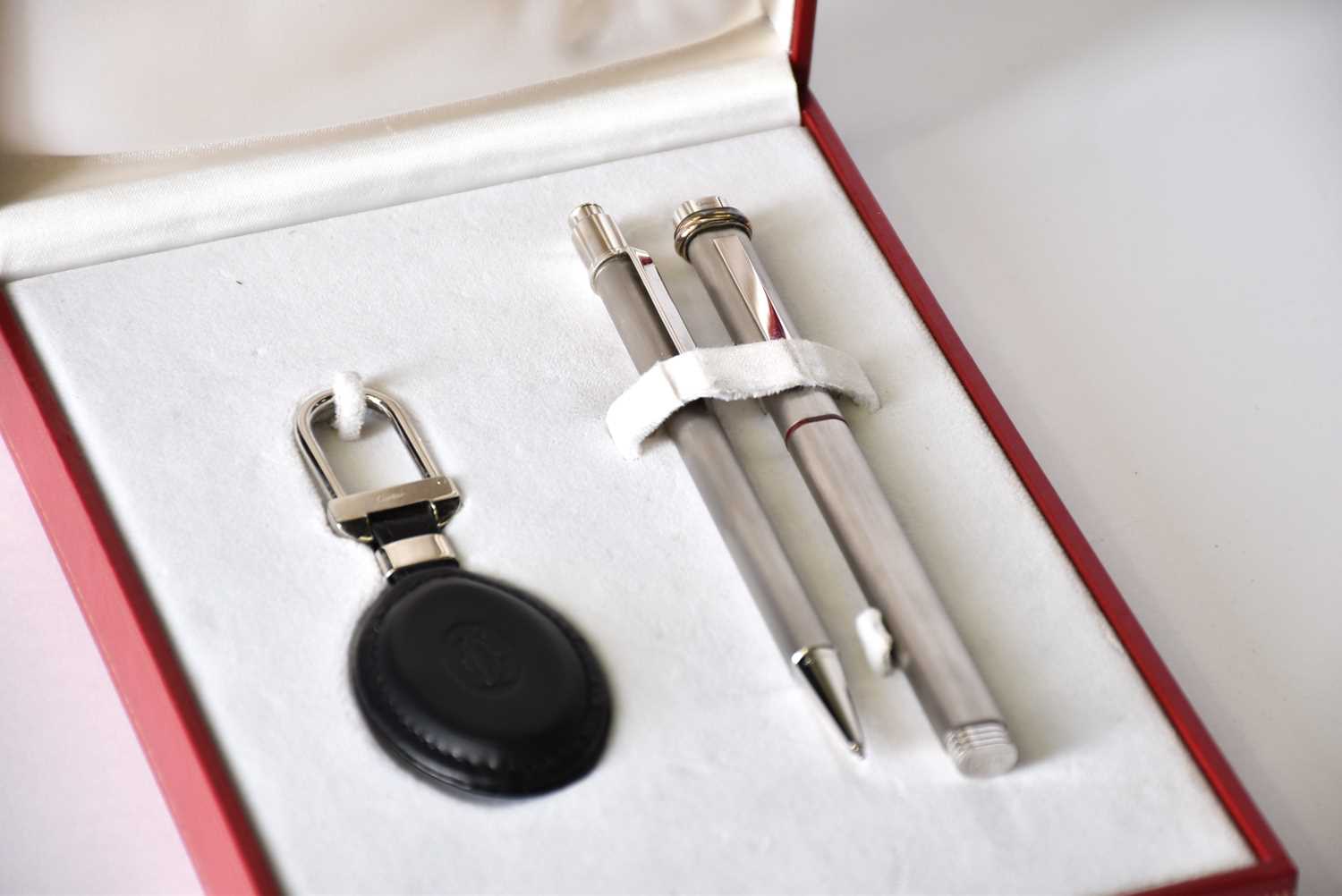 Lot 594 - A Must de Cartier writing set, comprising