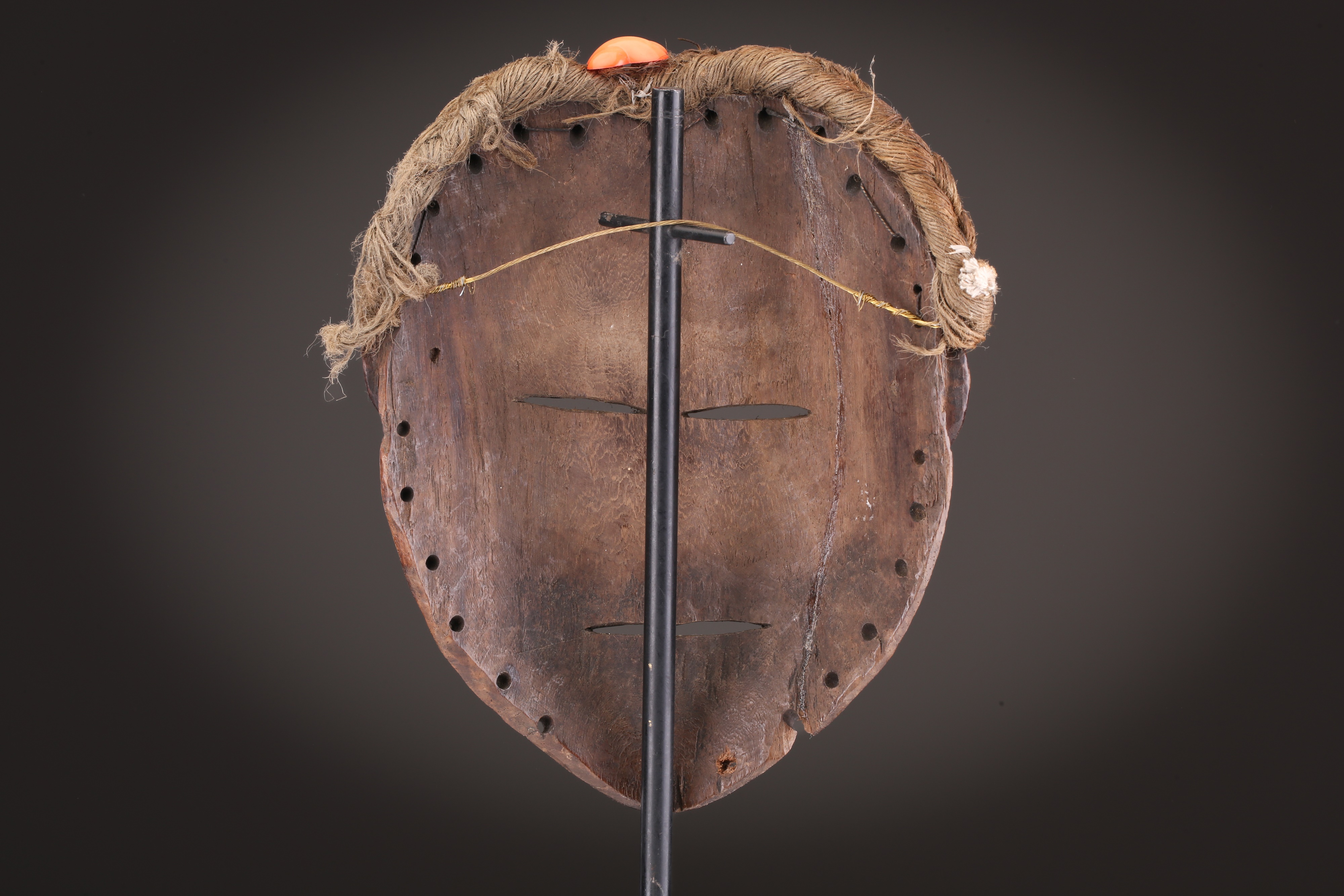 Lot 8 - A Mbunda Sachihongo mask, Angola, the forehead