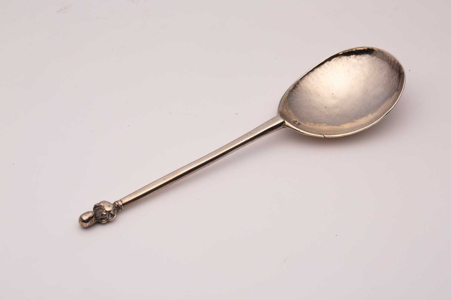 Lot 440 - An Elizabeth 1 maiden head spoon, probably