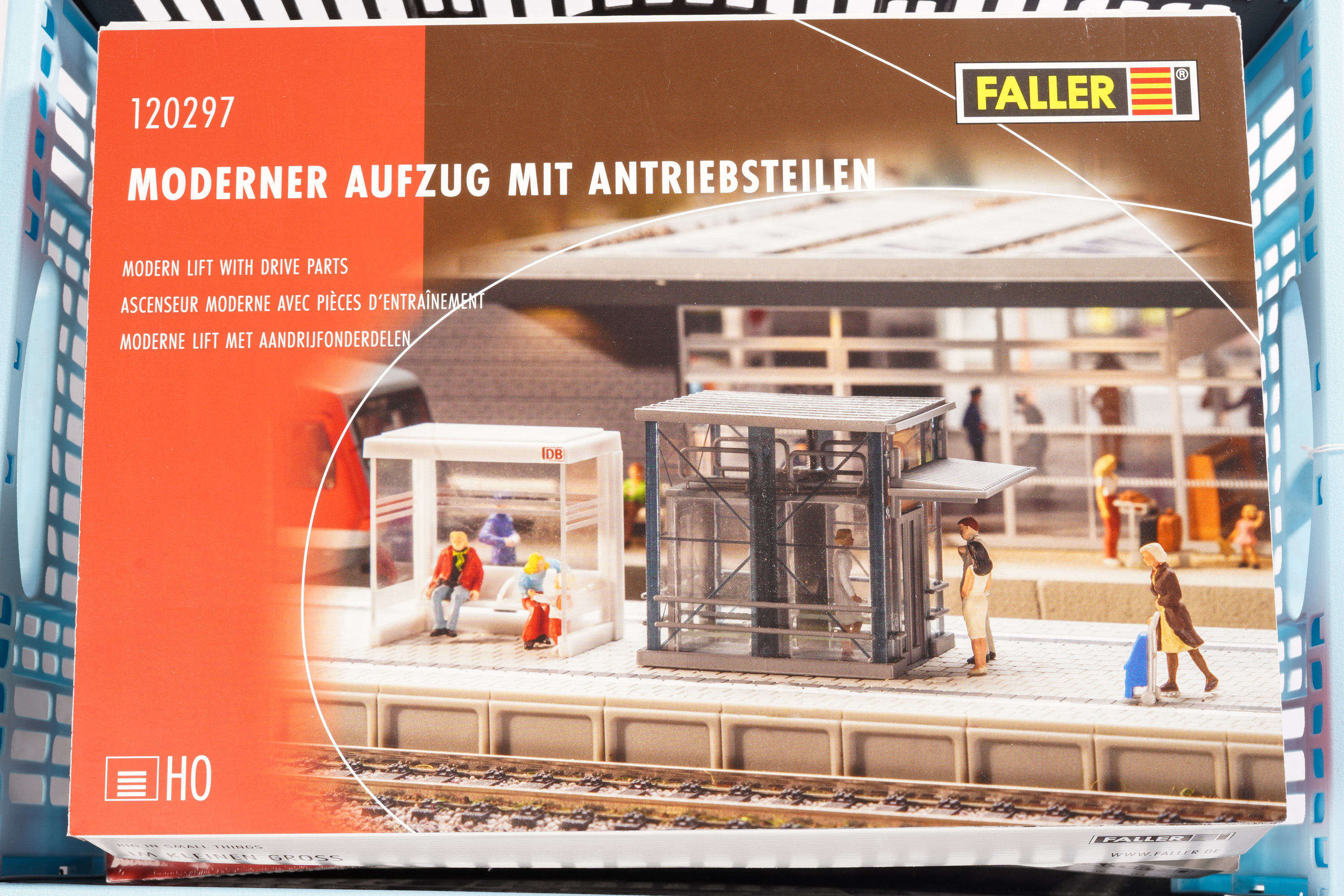 Lot 411 - A large collection of boxed Faller model