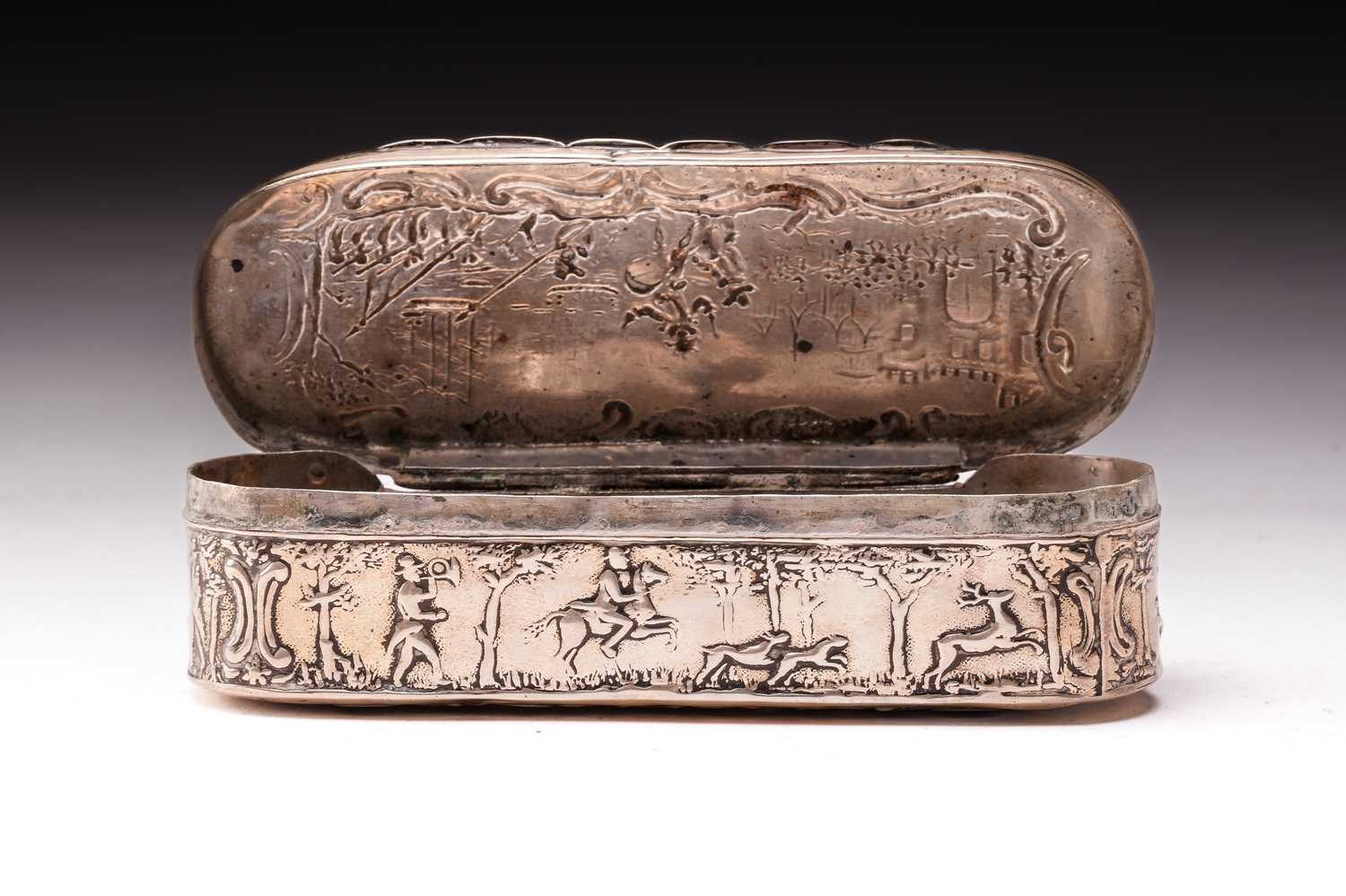 Lot 520 - A Dutch 18th-century silver tobacco box of