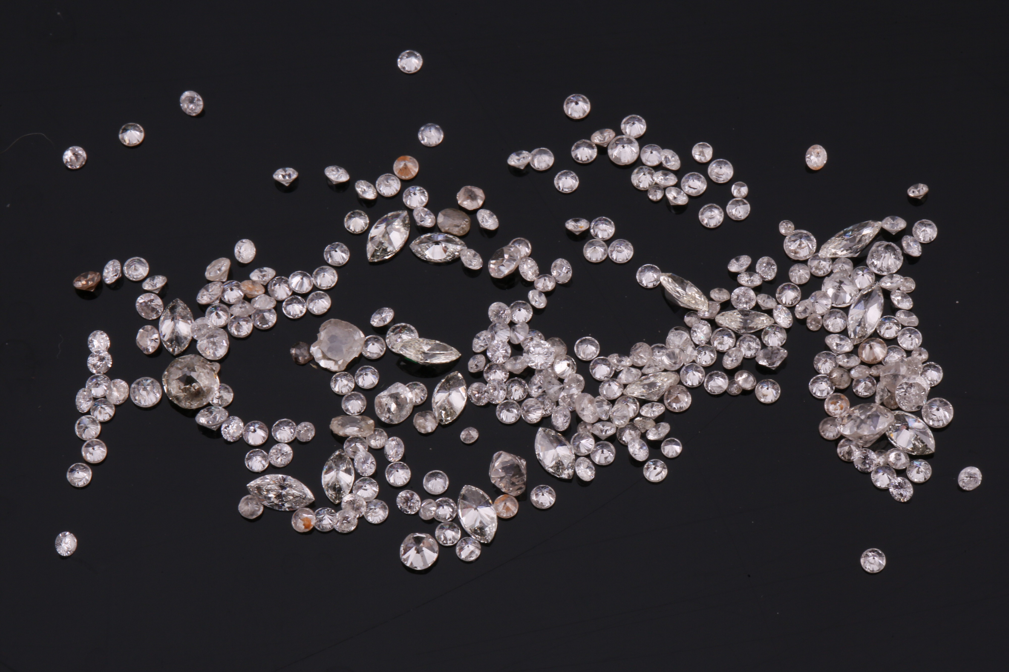 Lot 32 - 5.58ct Melee parcel of loose diamonds