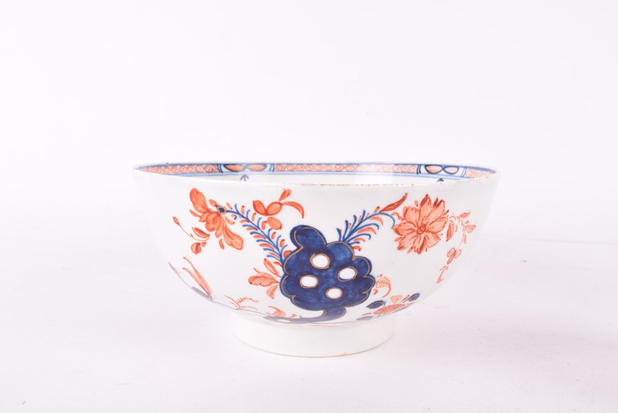 Lot 274 - An 18th century Lowestoft porcelain slop