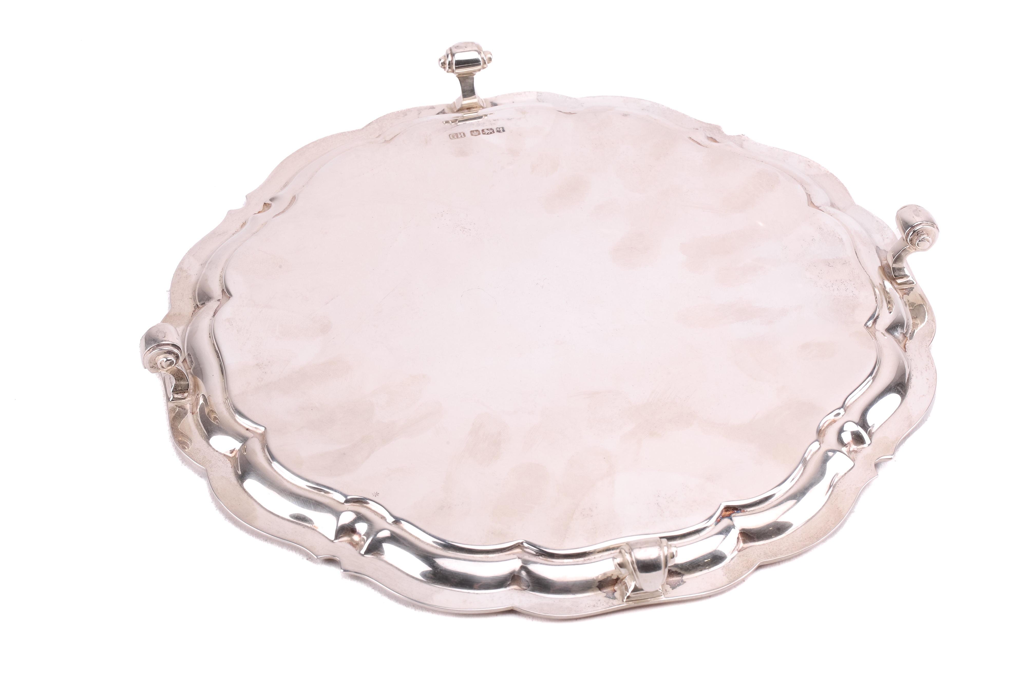 Lot 354 - A 20th-century silver salver, by George