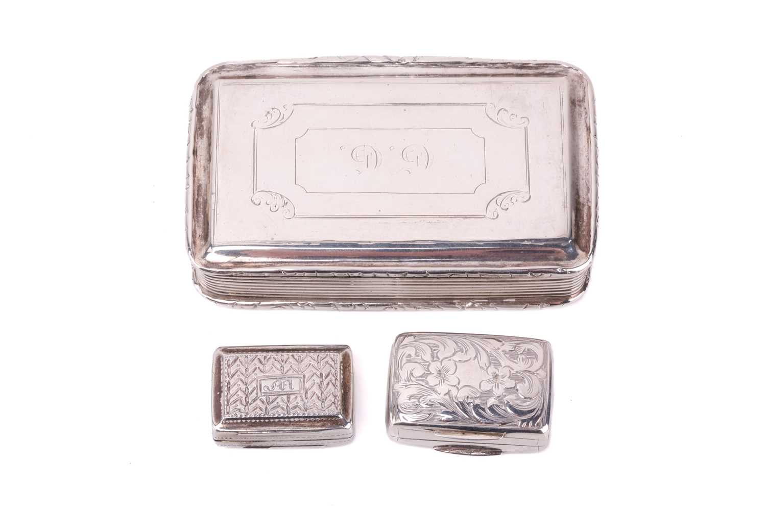 Lot 343 - A Victorian silver snuff box by Nathaniel
