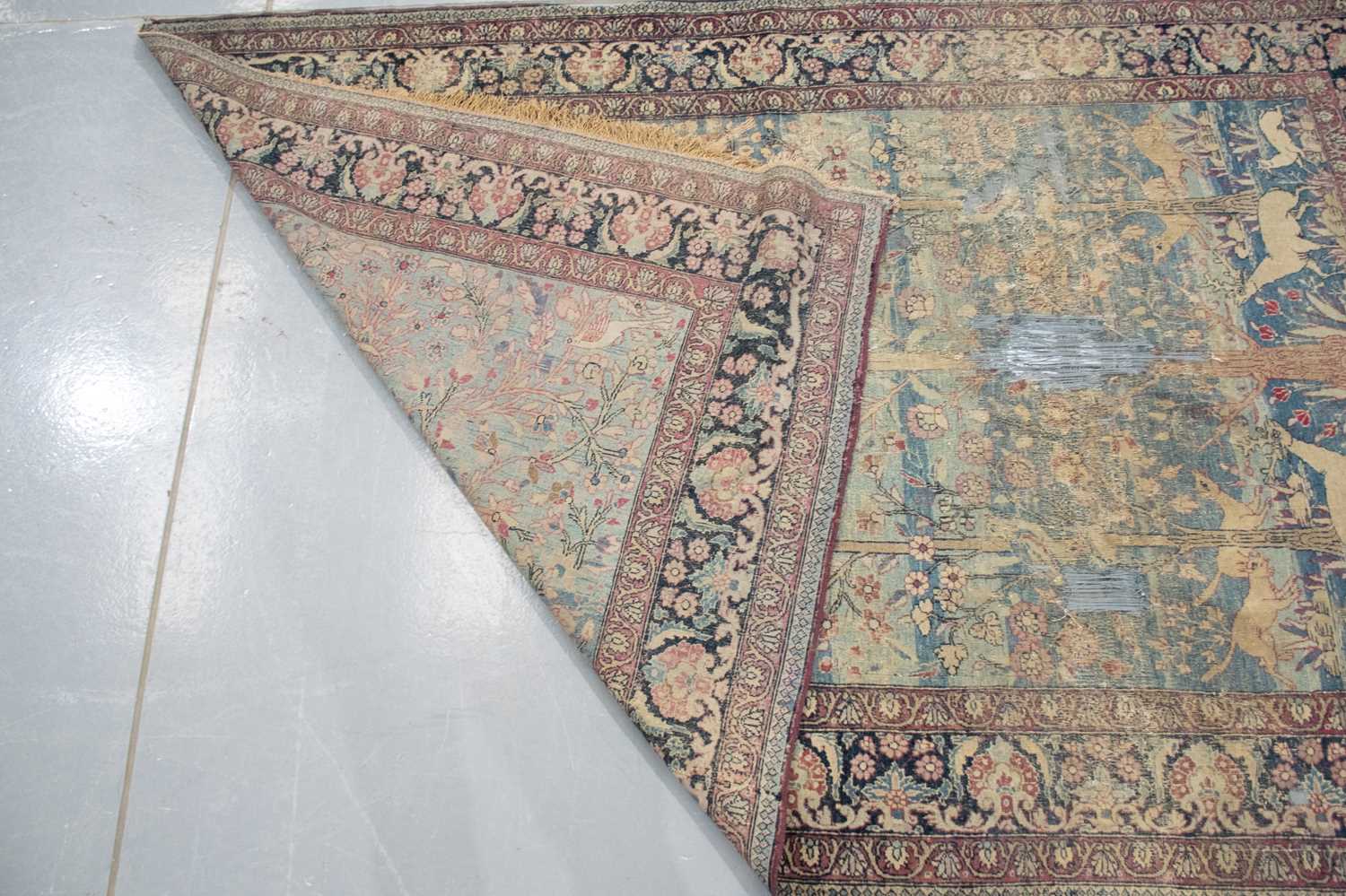 Lot 214 - An "Old Country House" antique Ravar Kerman