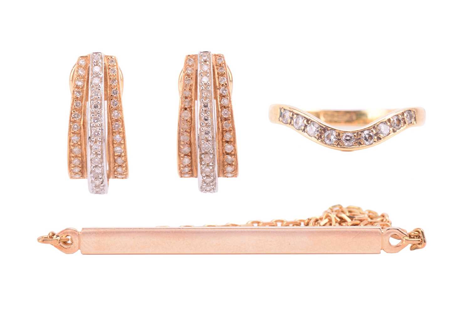 Lot 112 - An 18ct gold collar pin, a diamond ring