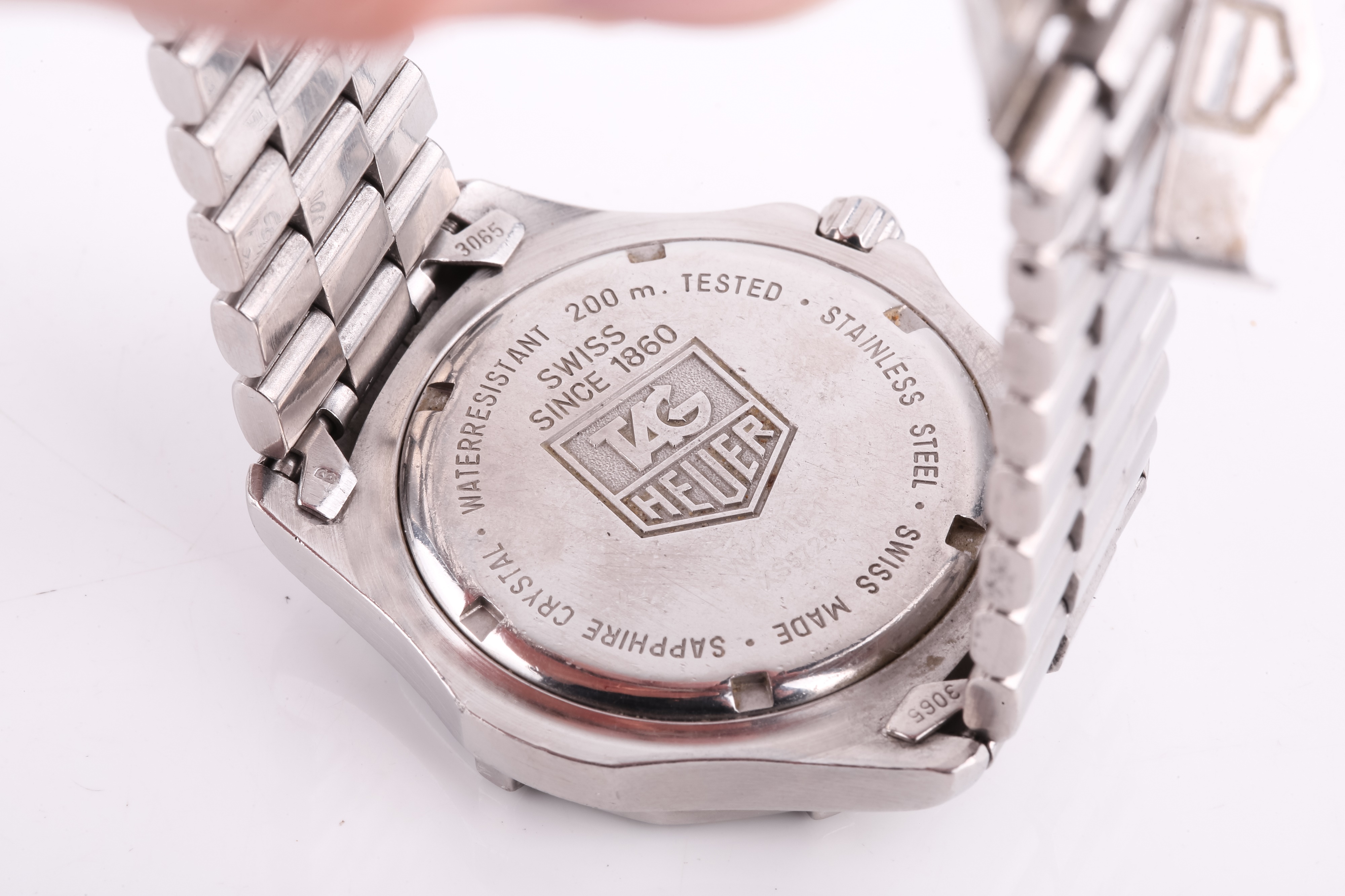 Lot 485 - A Tag Heuer Professional 2000 series quartz