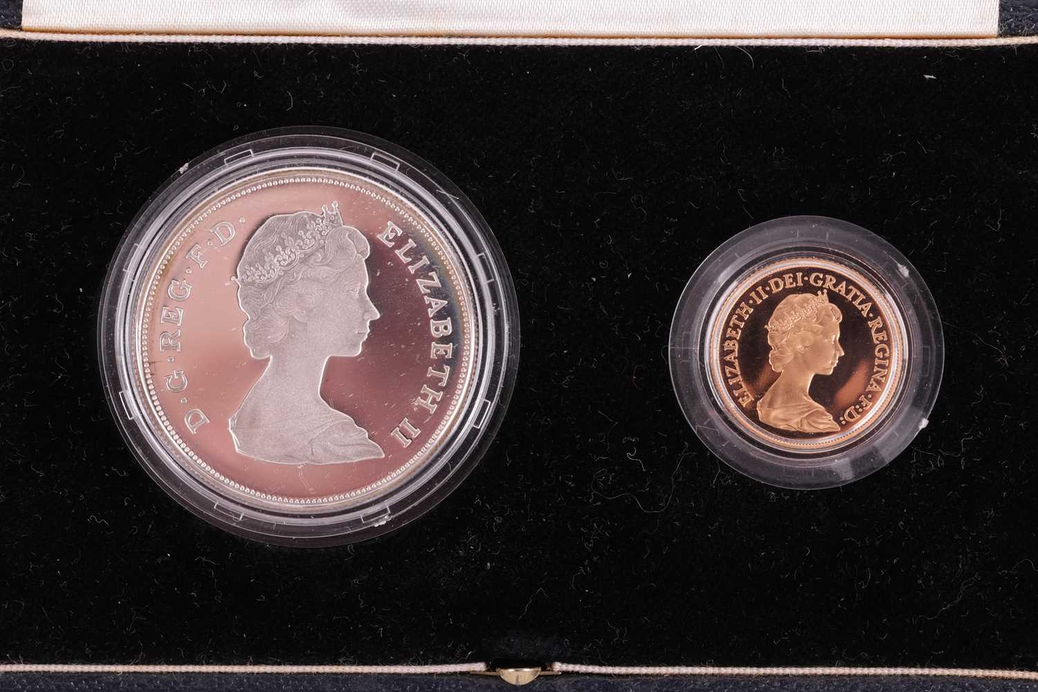 Lot 60 - A Royal Mint Two-coin commemorative proof set,