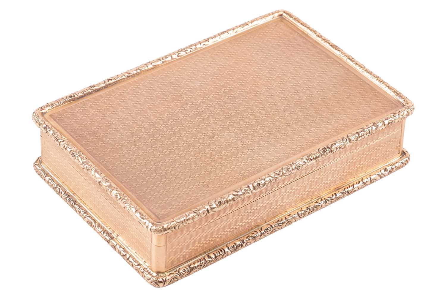 Lot 189 - A 9ct gold snuff box, of straight-line