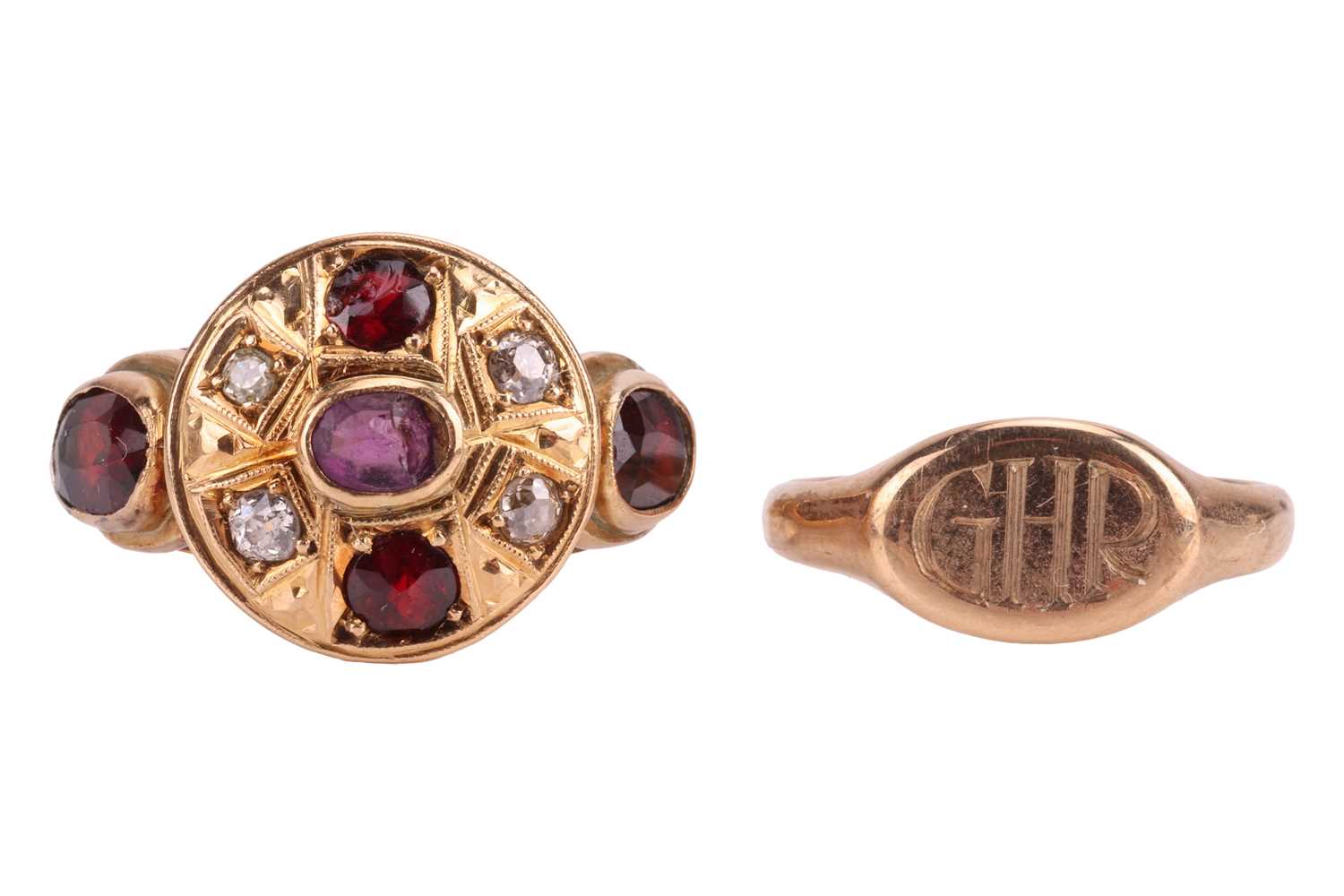 Lot 152 - A gem-set cocktail ring with a 9ct gold