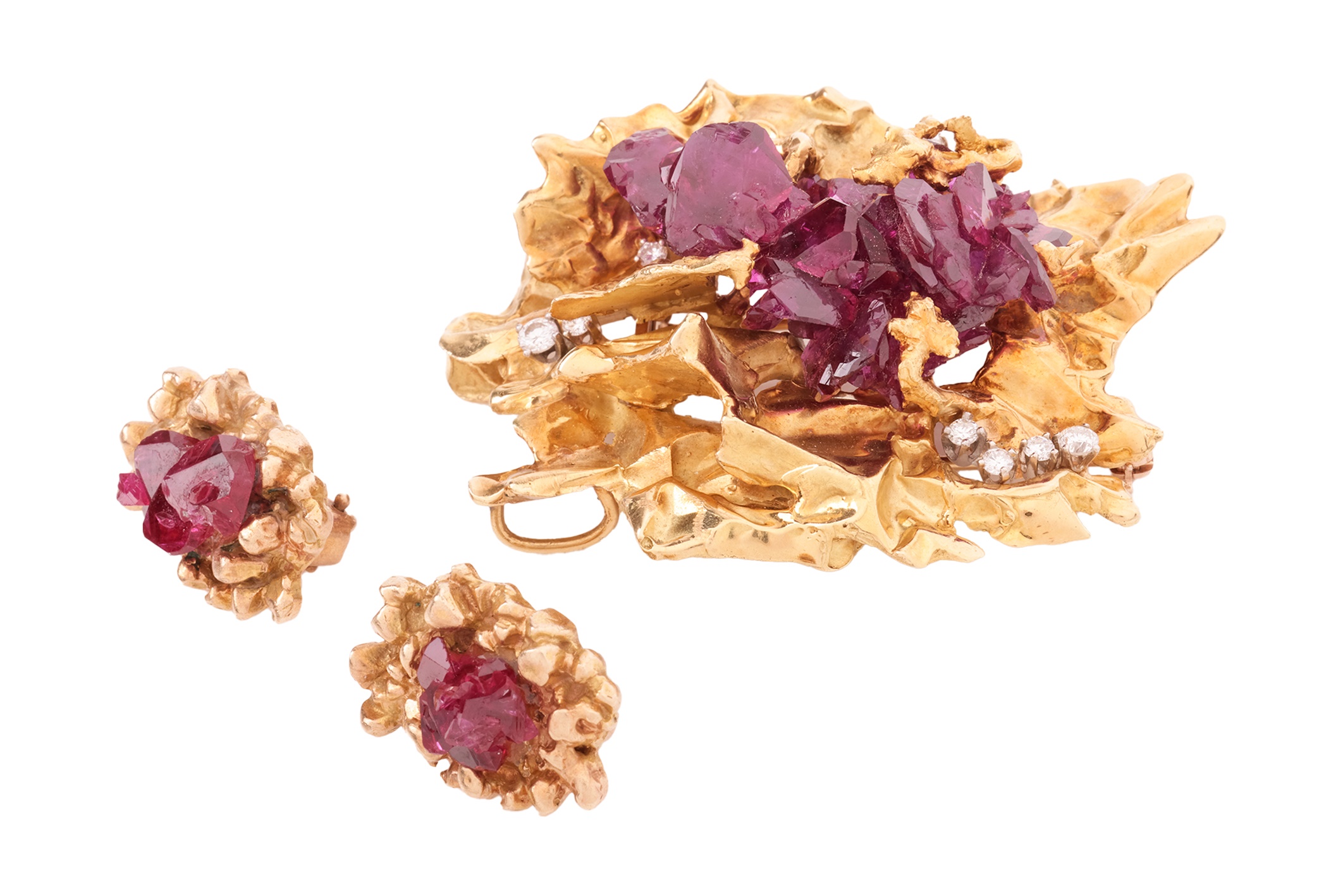 Lot 53 - A Modernist synthetic ruby (Chatham