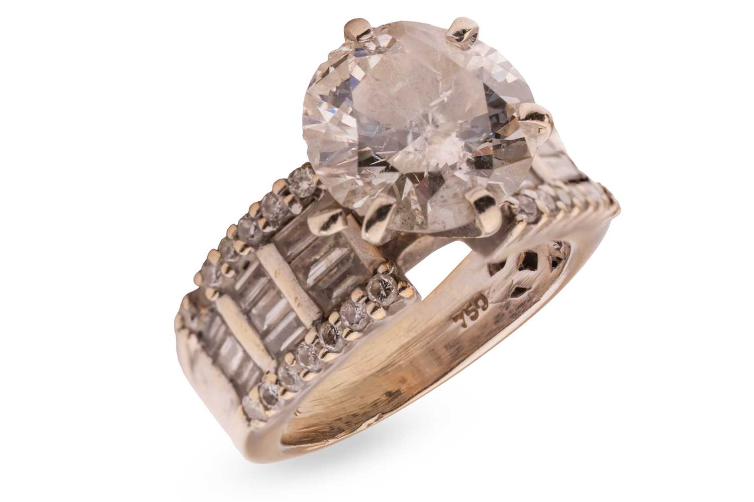 Lot 242 - A diamond solitaire ring, comprising a round
