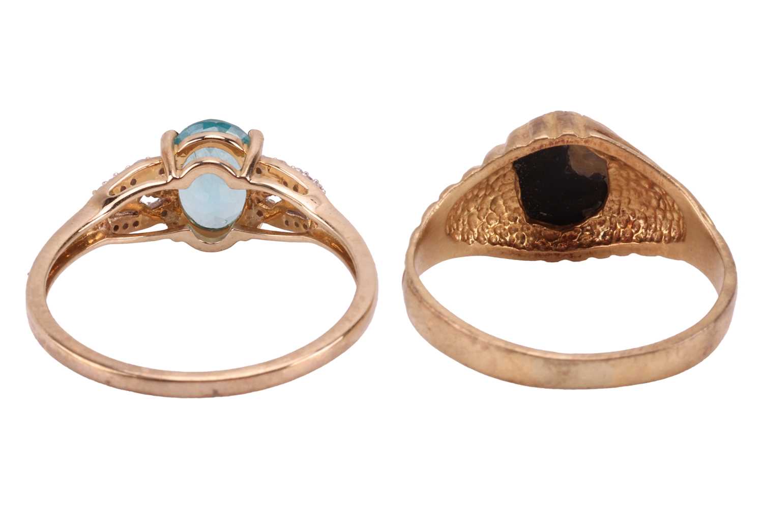 Lot 130 - Two gem-set rings in gold; to include a